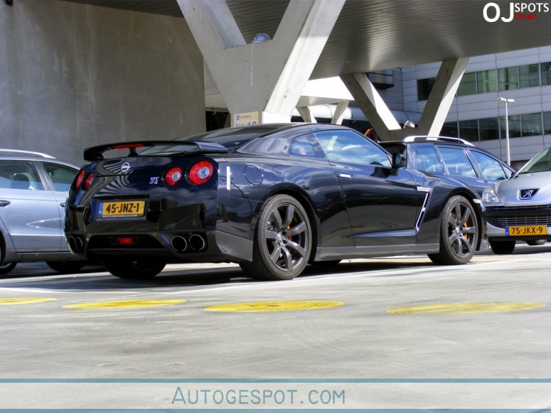 Nissan GT-R - 22 April 2010 - Autogespot