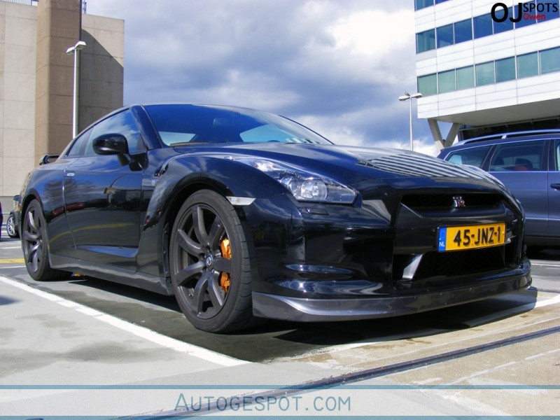 Nissan GT-R - 22 April 2010 - Autogespot