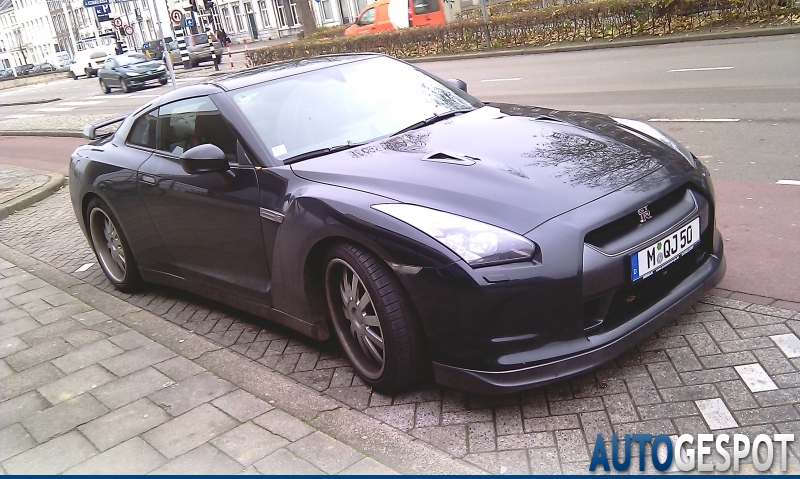 Nissan GT-R - 25 November 2010 - Autogespot