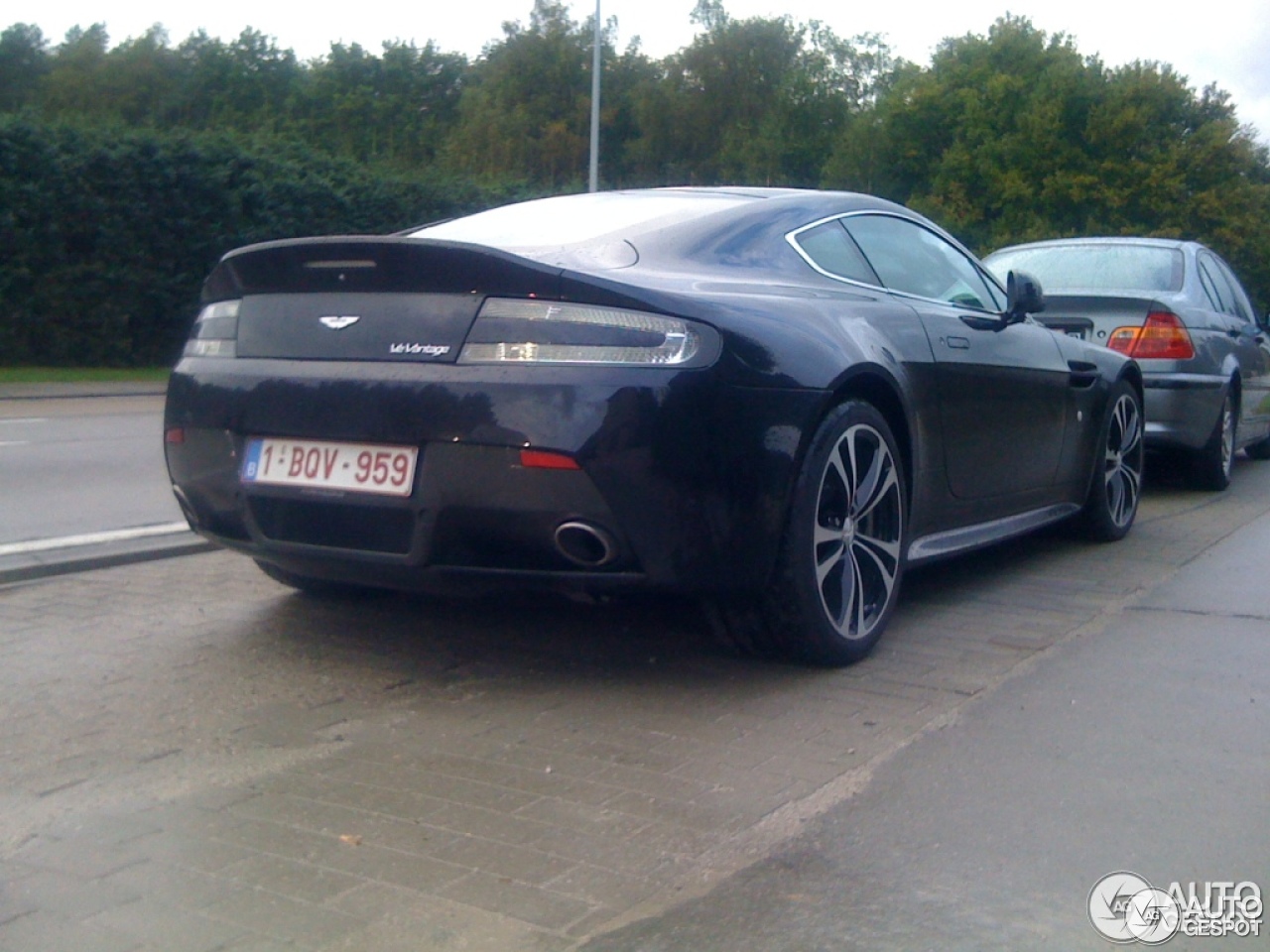 Aston Martin V12 Vantage Carbon Black Edition - 05 April 2012 - Autogespot