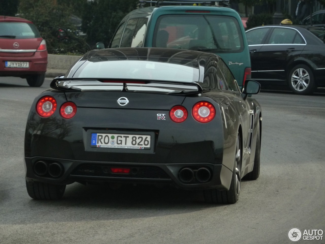 Nissan GT-R - 02 December 2012 - Autogespot