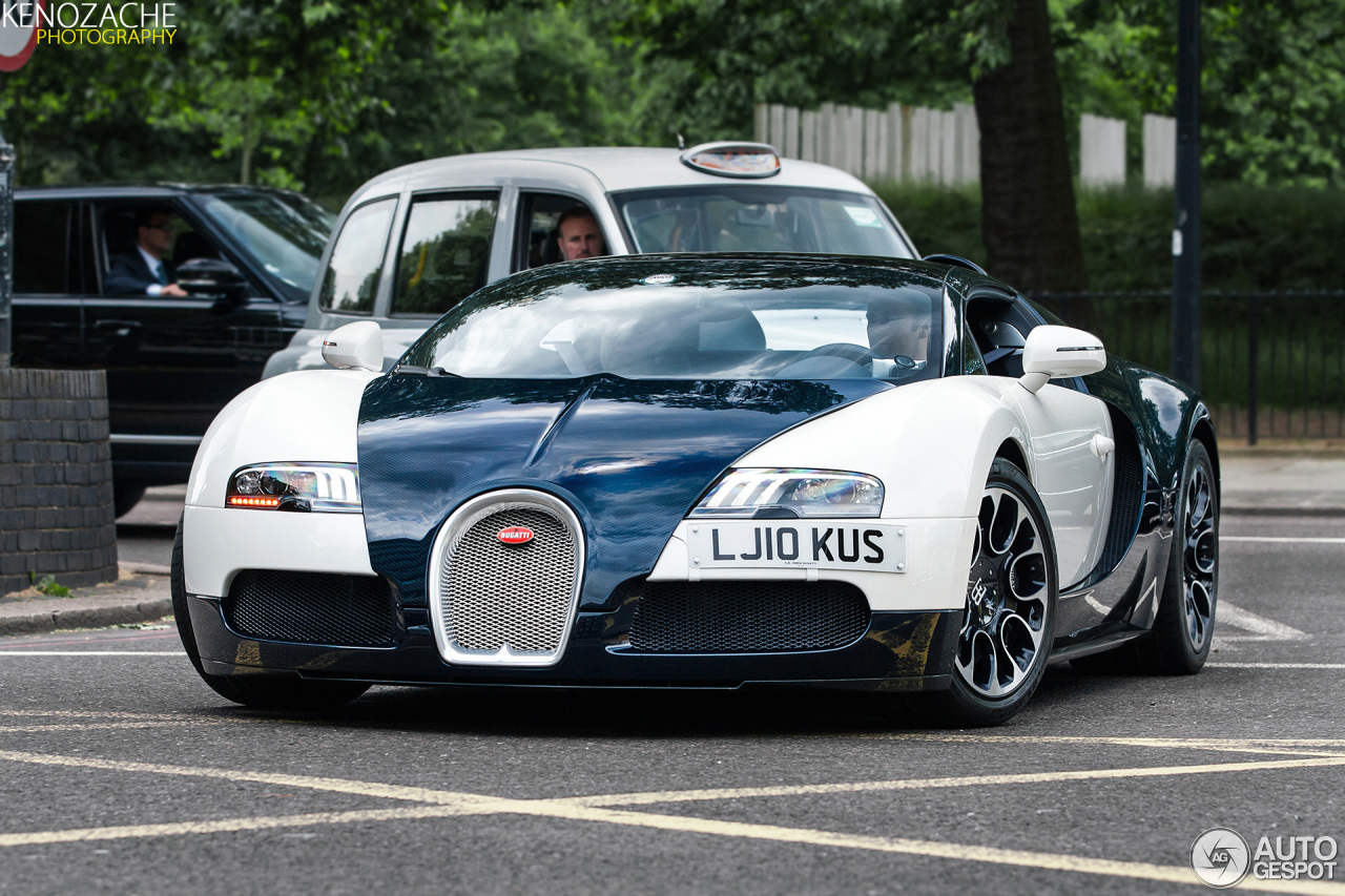 Bugatti Veyron duo spotted in London