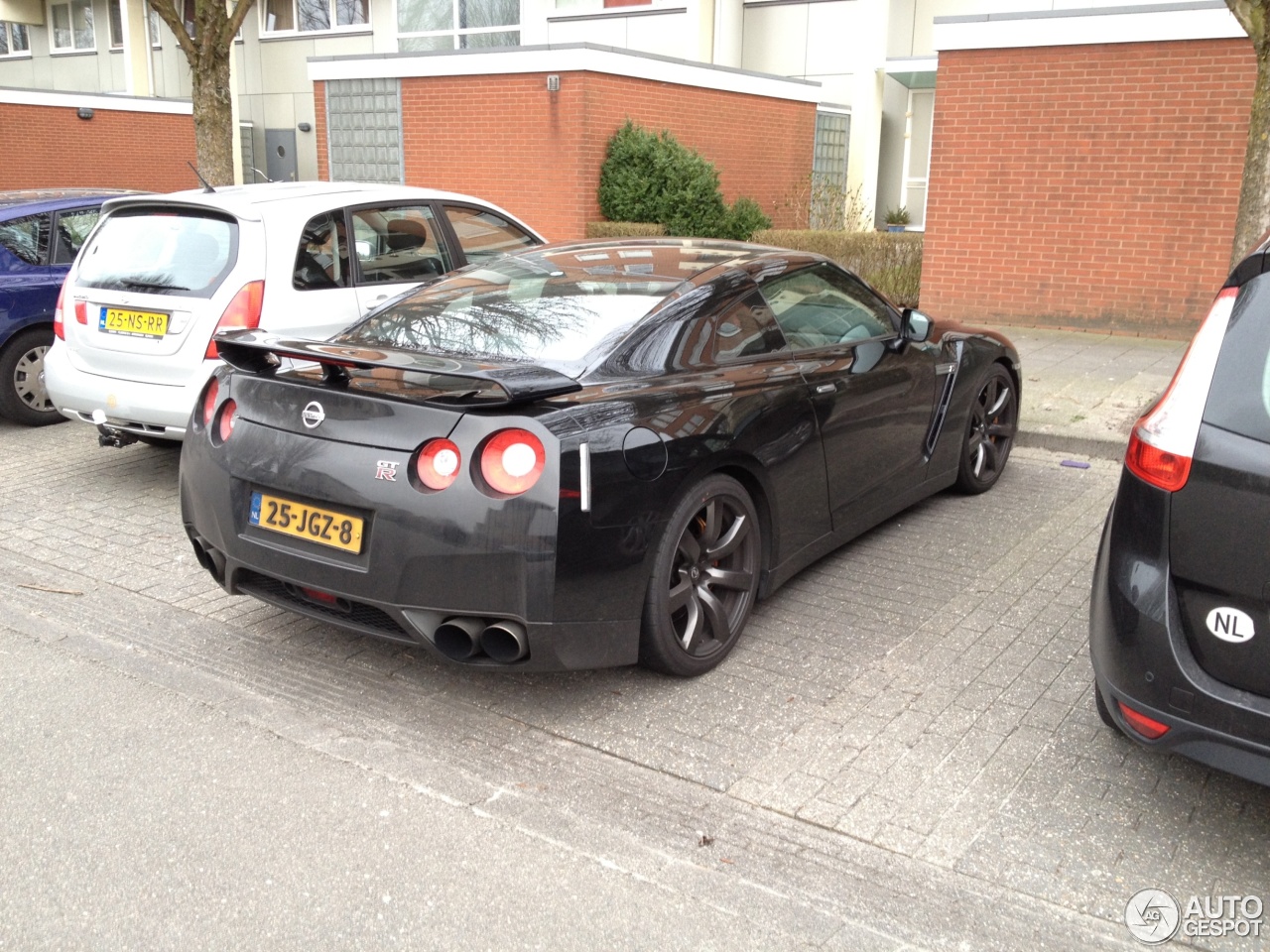 Nissan GT-R - 15 August 2013 - Autogespot