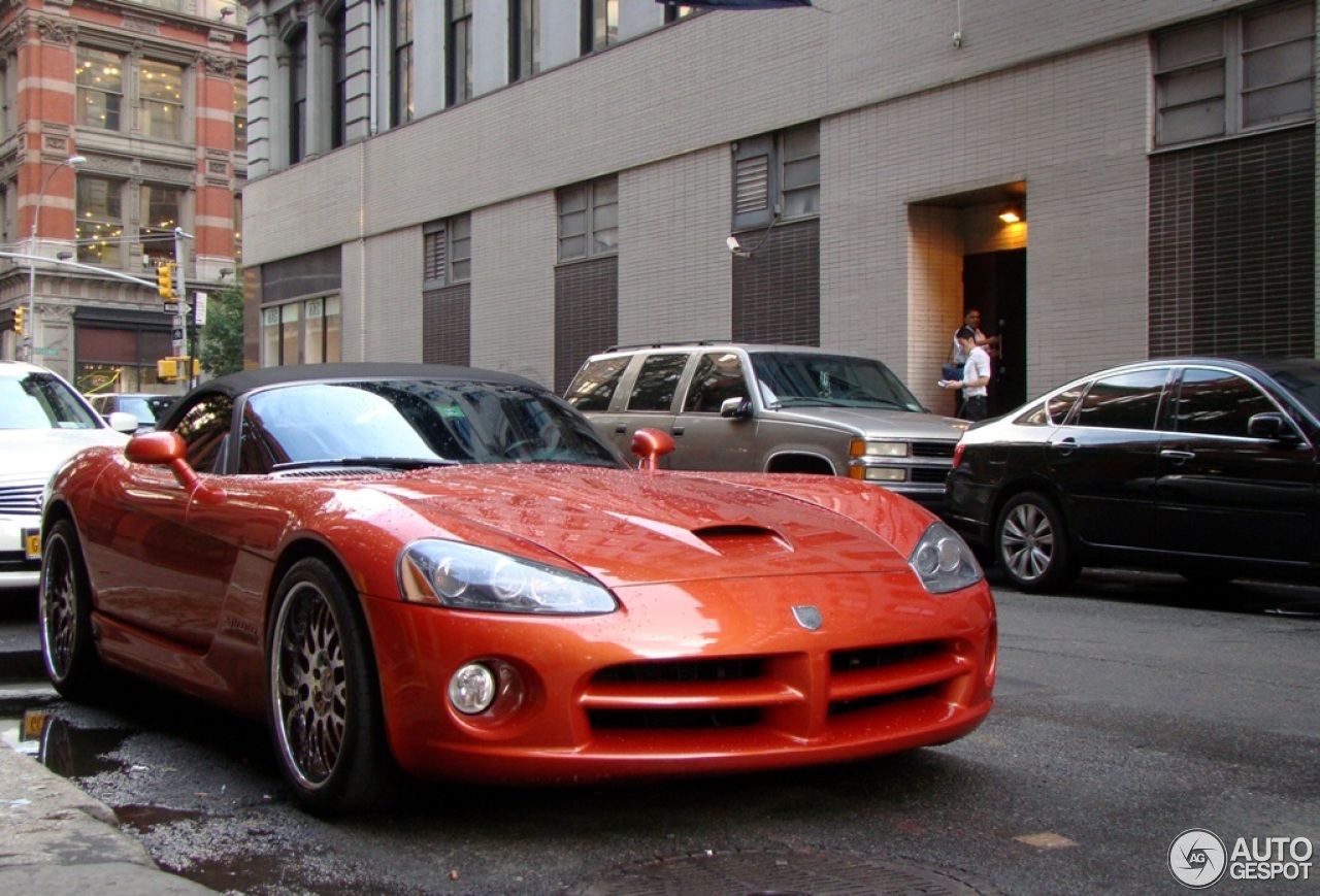 Dodge Viper SRT-10 Roadster Copperhead Edition - 26 August 2013 ...