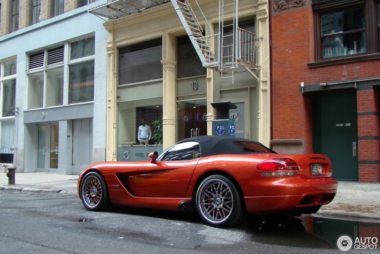 Dodge Viper SRT-10 Roadster Copperhead Edition - 26 August 2013 ...