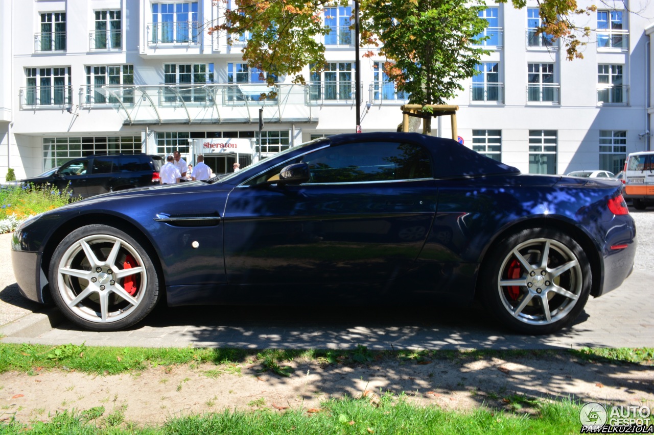 Aston Martin V8 Vantage Roadster - 08 December 2013 - Autogespot