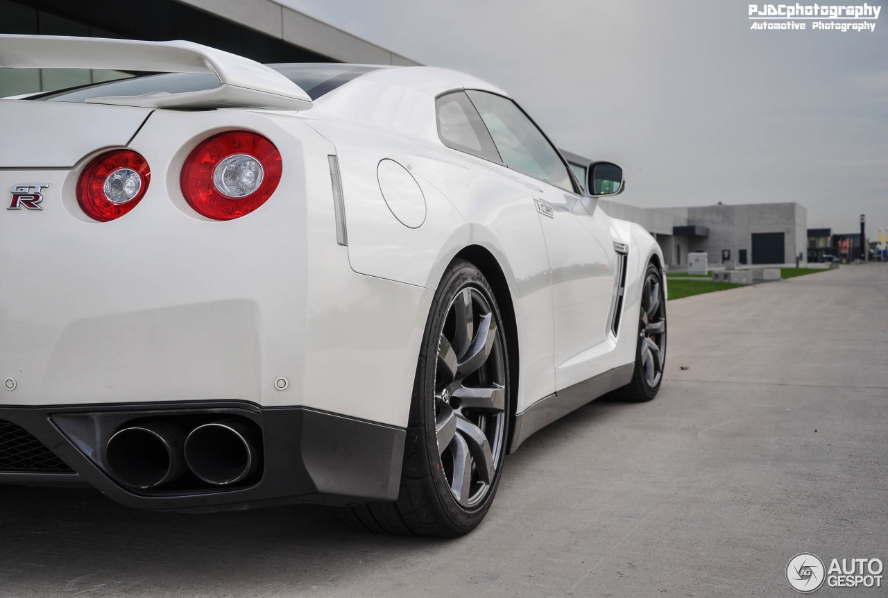 Nissan GT-R - 27 December 2013 - Autogespot