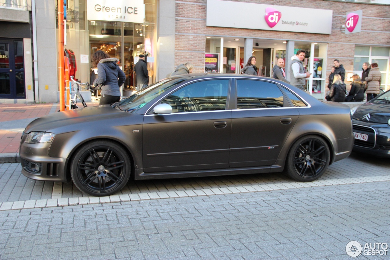 Audi RS4 Sedan - 30 December 2013 - Autogespot