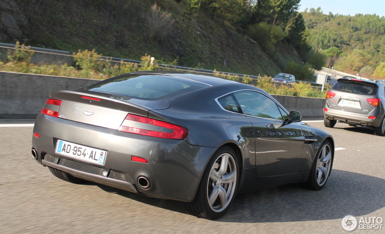 Aston Martin V8 Vantage - 03 January 2014 - Autogespot