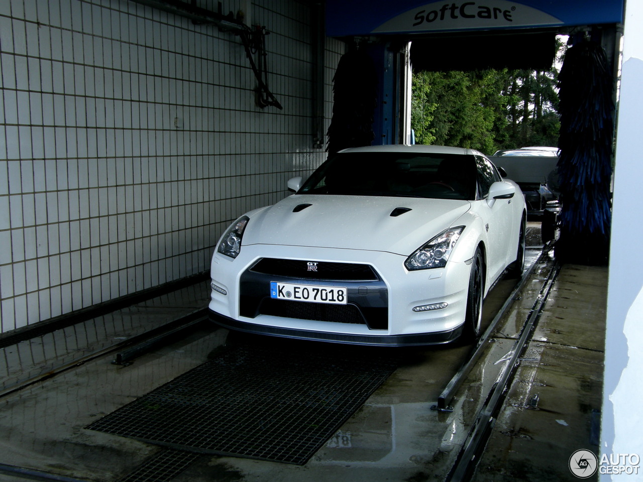 Nissan GT-R 2011 - 08 May 2014 - Autogespot