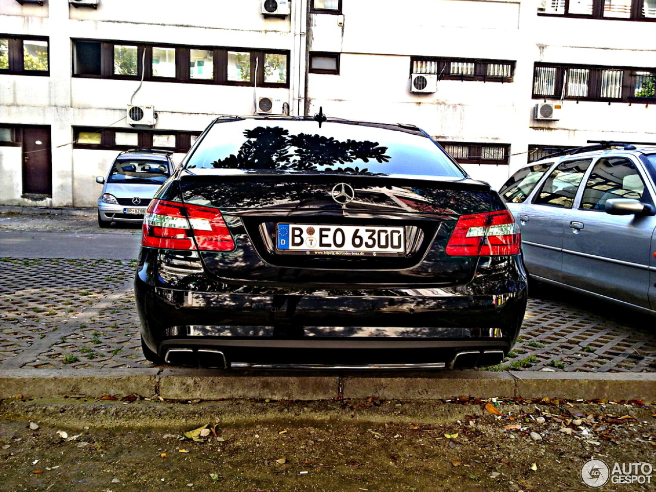 Mercedes-Benz E 63 AMG W212 V8 Biturbo - 13 December 2014 - Autogespot