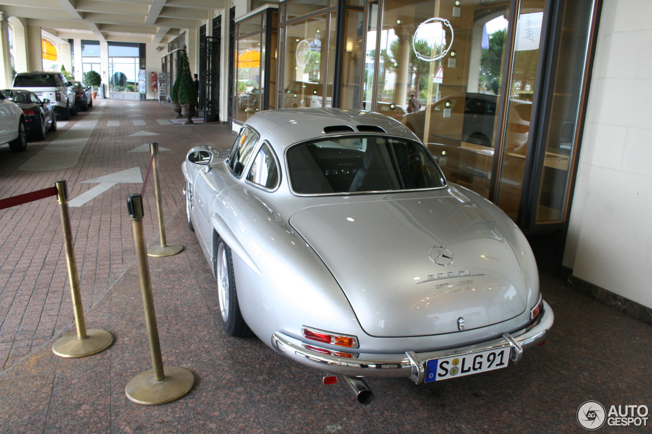 Mercedes-Benz 300 SL Gullwing V8 AMG - 25 December 2014 - Autogespot