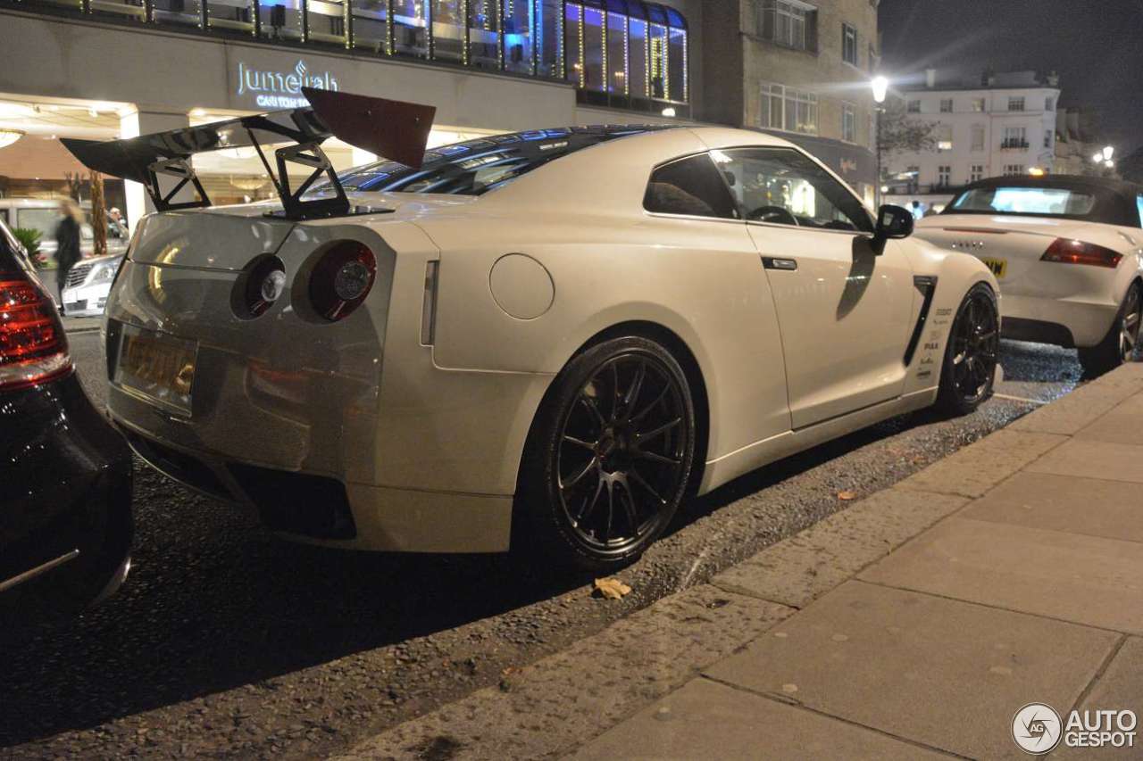 Nissan GT-R - 08 April 2015 - Autogespot