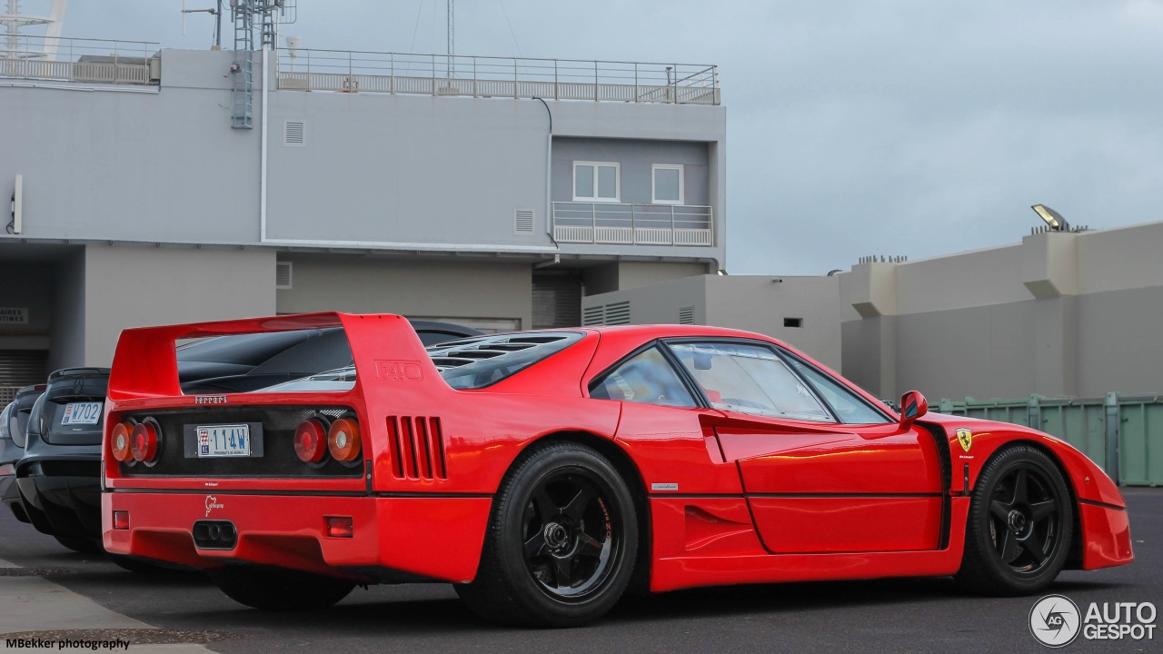 Ferrari F40 - 21 April 2015 - Autogespot