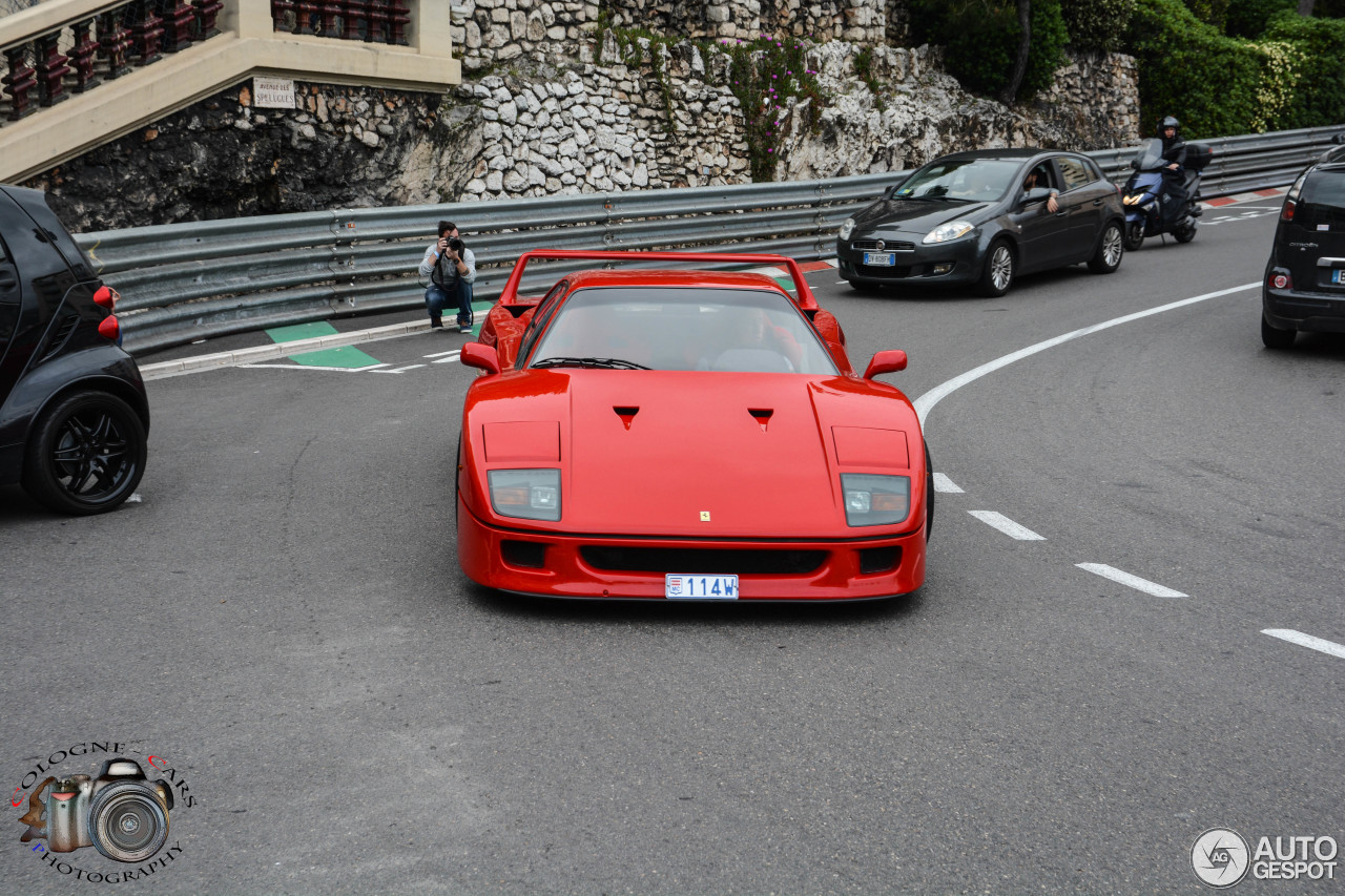 Ferrari F40 - 23 April 2015 - Autogespot