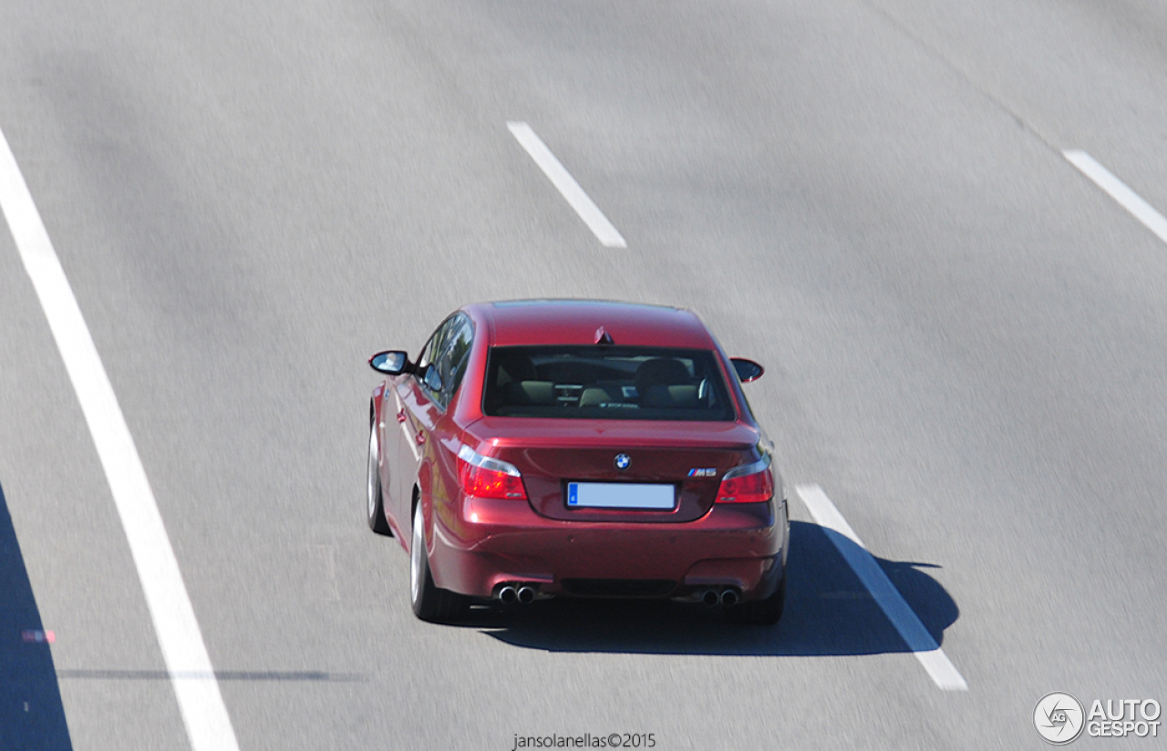 BMW M5 E60 2005 - 25 June 2015 - Autogespot