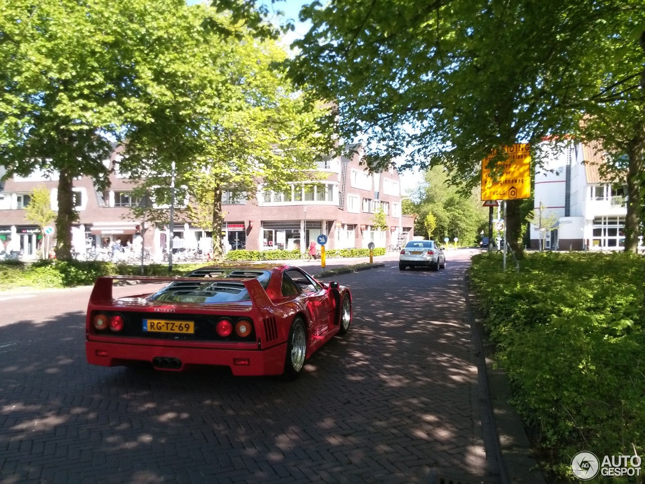 Ferrari F40 - 25 June 2015 - Autogespot