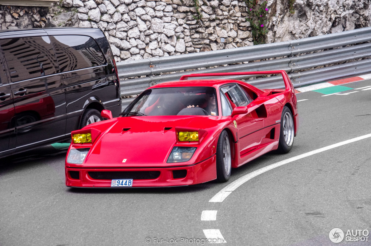 Ferrari F40 - 26 June 2015 - Autogespot
