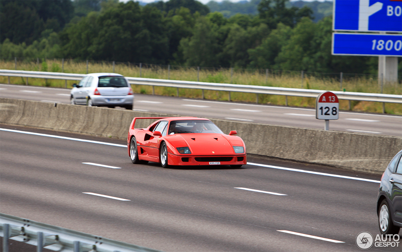 Ferrari F40 - 31 July 2015 - Autogespot