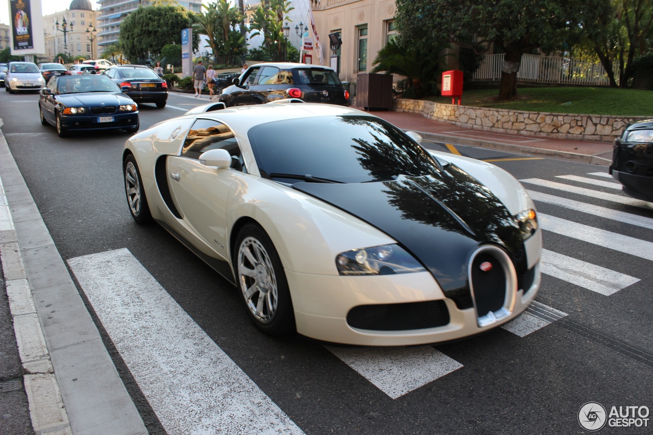 Bugatti Veyron 16.4 Perle de Sang - 21 August 2015 - Autogespot