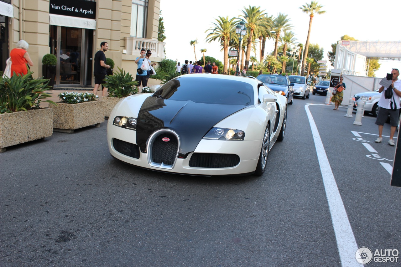 Bugatti Veyron 16.4 Perle de Sang - 21 August 2015 - Autogespot