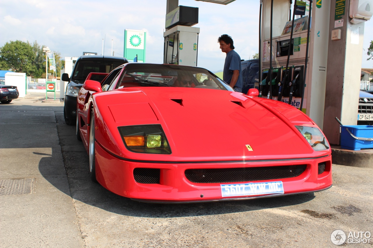 Ferrari F40 - 24 August 2015 - Autogespot