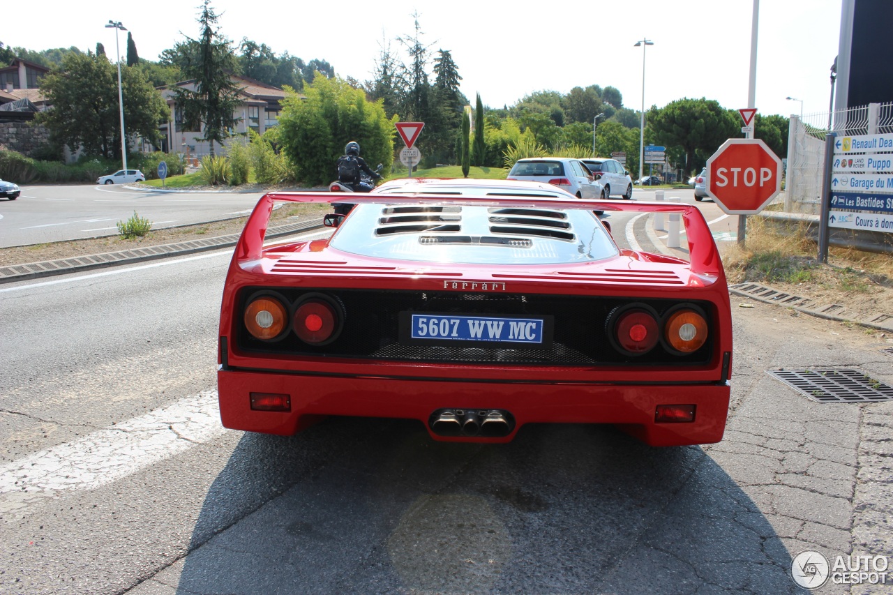 Ferrari F40 - 24 August 2015 - Autogespot