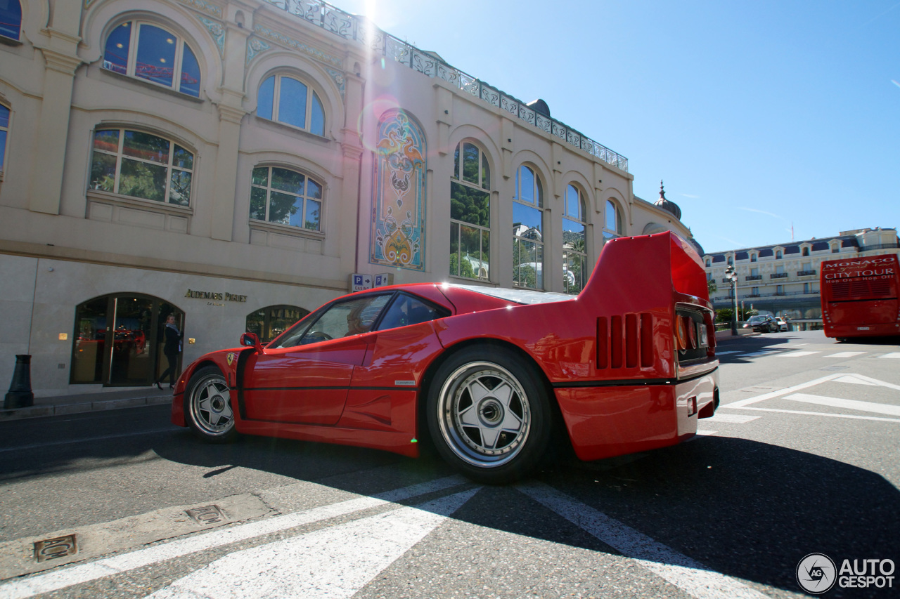 Ferrari F40 - 04 September 2015 - Autogespot