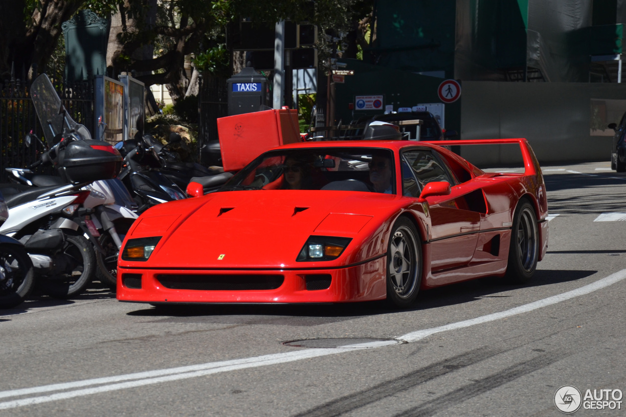Ferrari F40 - 04 September 2015 - Autogespot