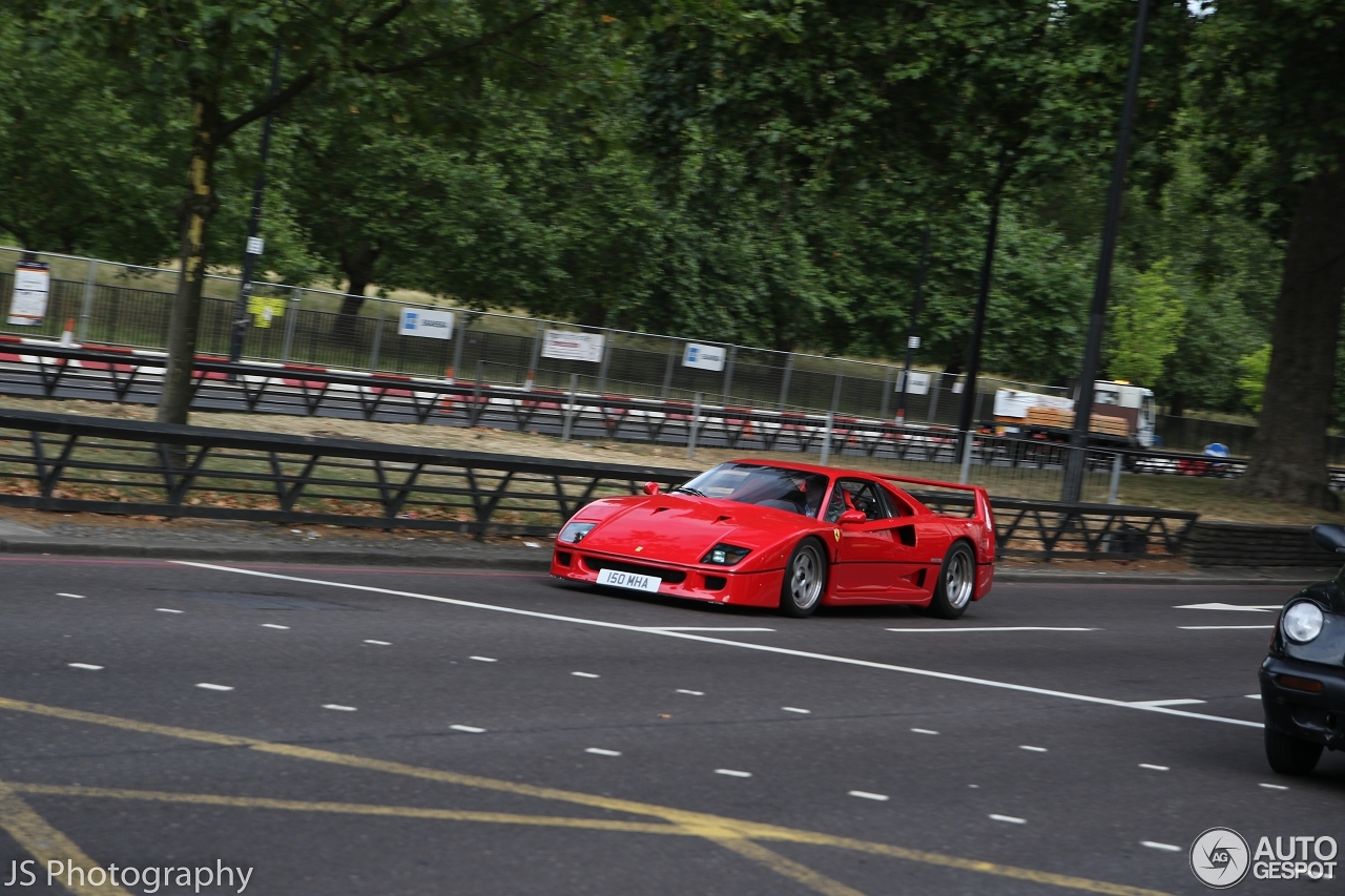 Ferrari F40 - 05 September 2015 - Autogespot