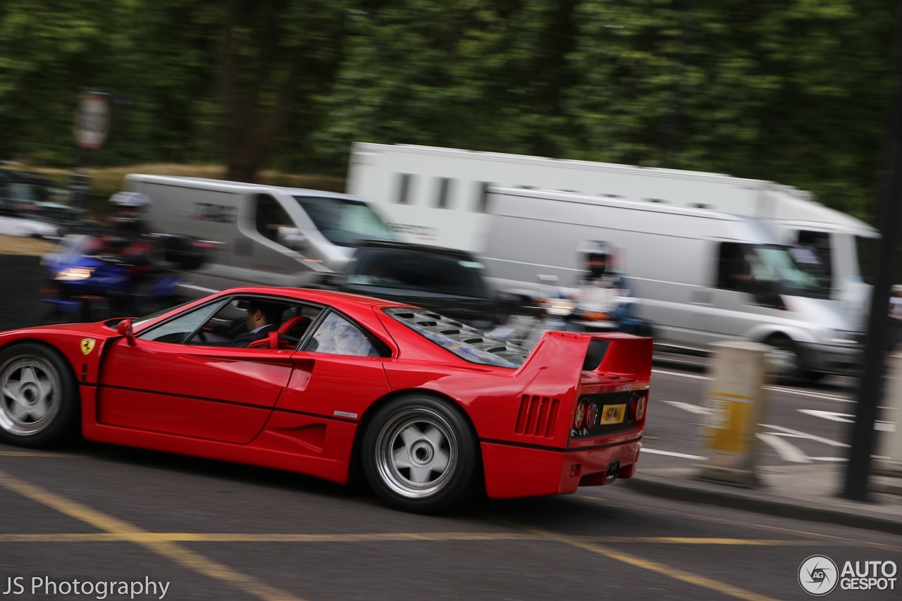 Ferrari F40 - 05 September 2015 - Autogespot