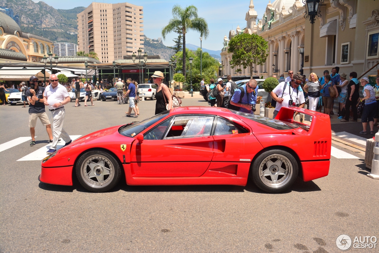 Ferrari F40 - 21 September 2015 - Autogespot