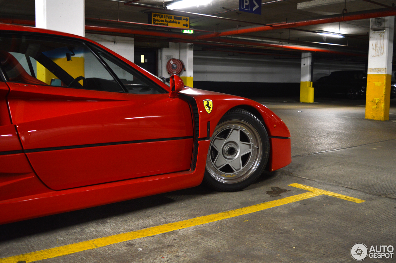 Ferrari F40 - 20 October 2015 - Autogespot