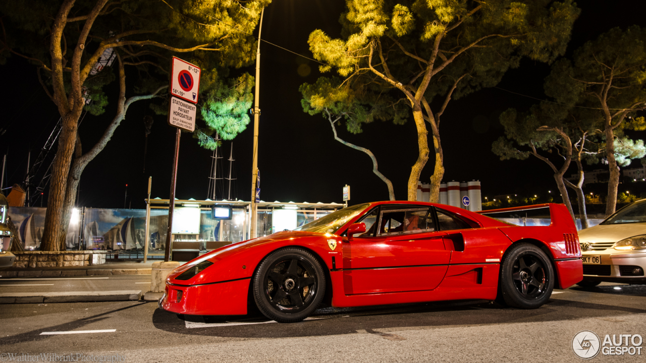 Ferrari F40 - 02 November 2015 - Autogespot