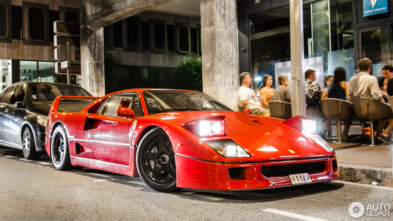 Ferrari F40 - 02 November 2015 - Autogespot