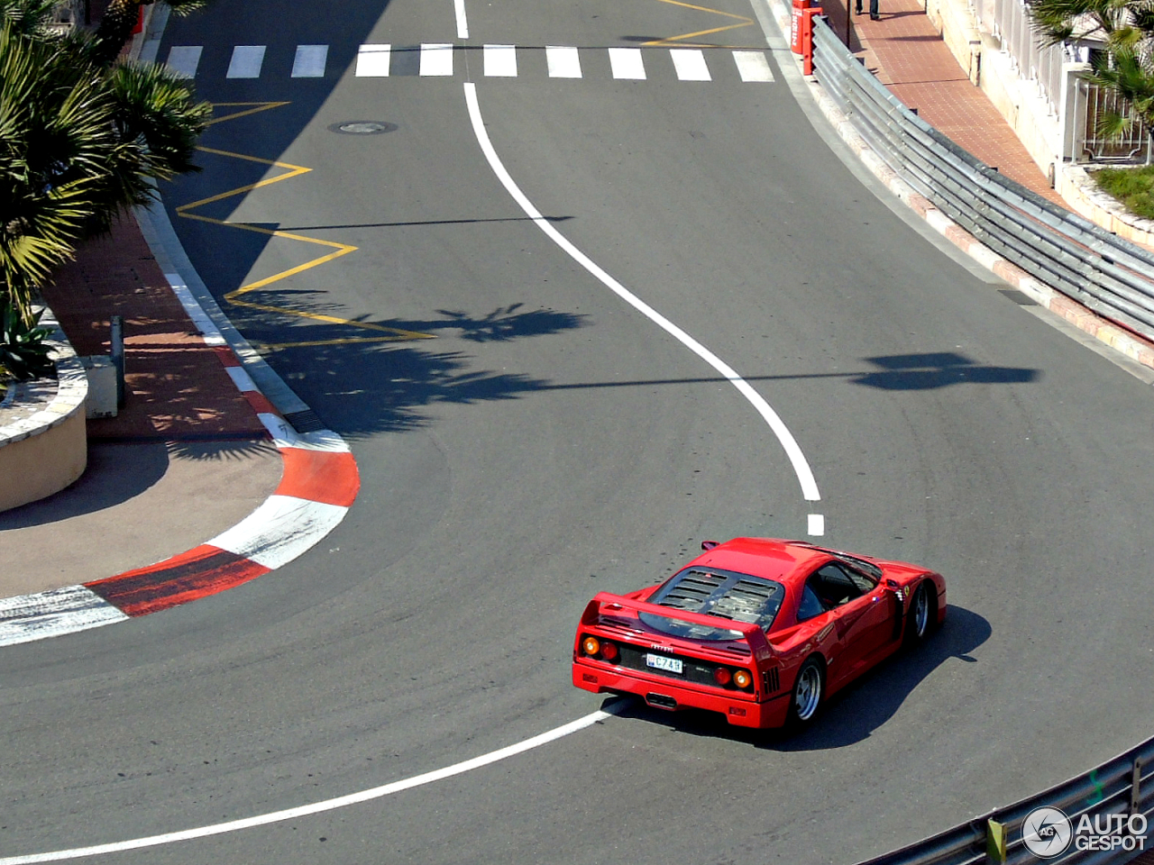 Ferrari F40 - 03 November 2015 - Autogespot