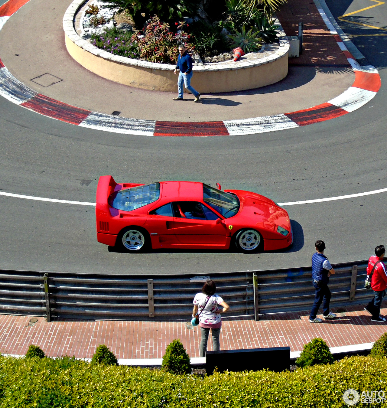 Ferrari F40 - 03 November 2015 - Autogespot