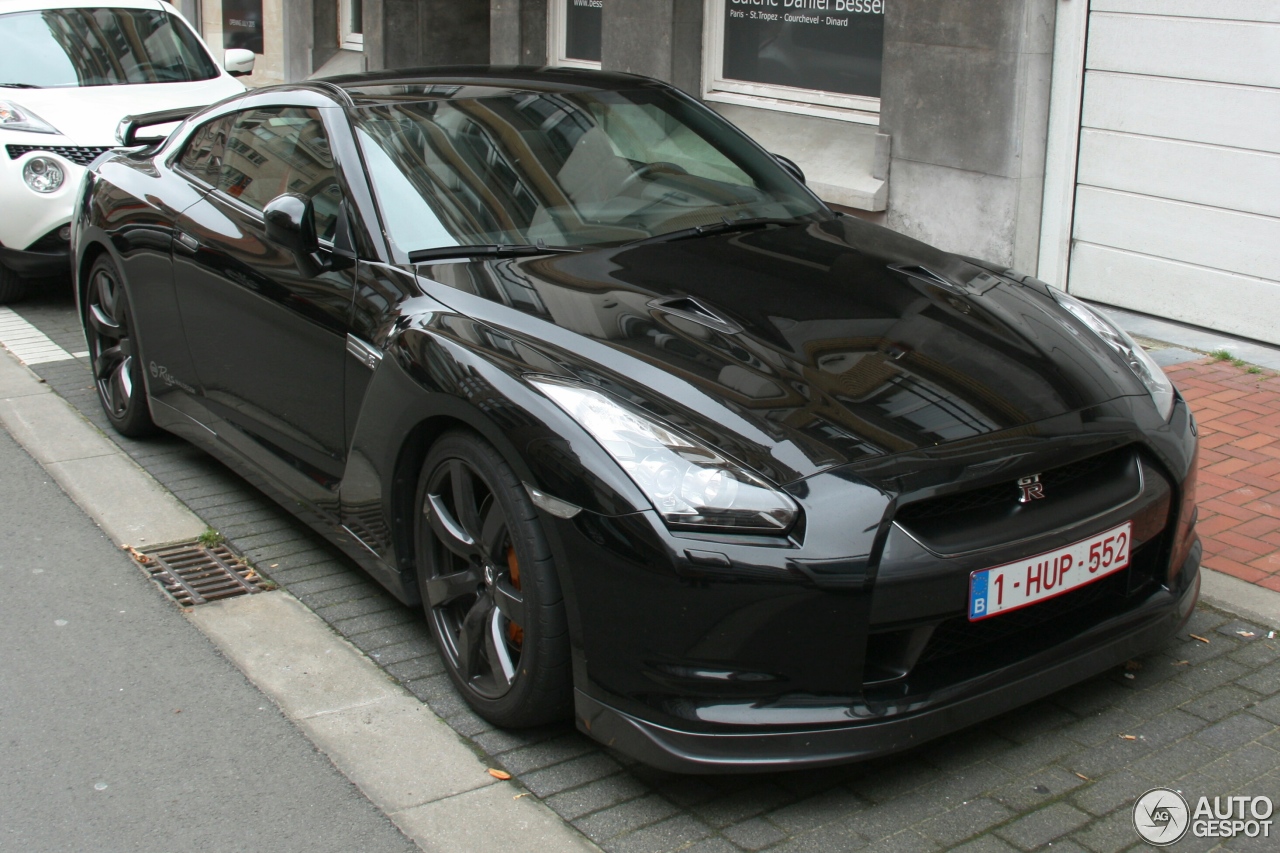 Nissan GT-R - 20 November 2015 - Autogespot