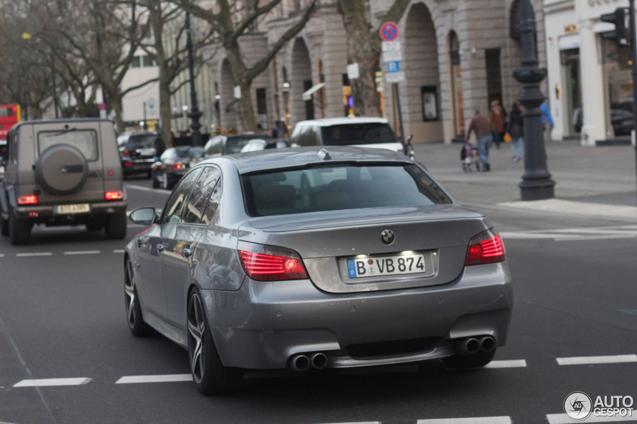 BMW M5 E60 2005 - 05 December 2015 - Autogespot