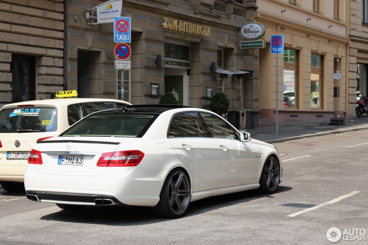 Mercedes-Benz E 63 AMG W212 V8 Biturbo - 27 January 2016 - Autogespot
