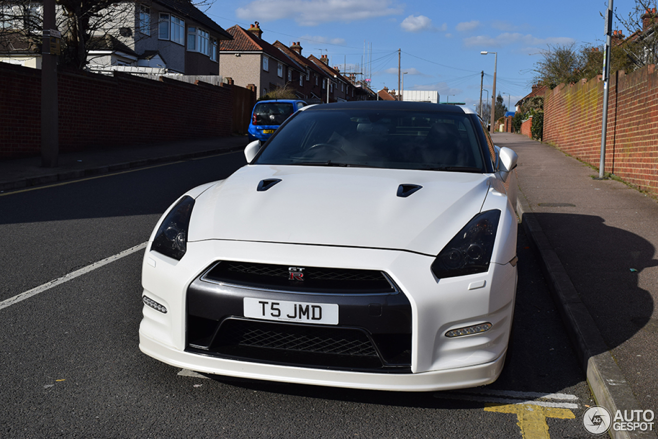 Nissan GT-R - 25 March 2016 - Autogespot