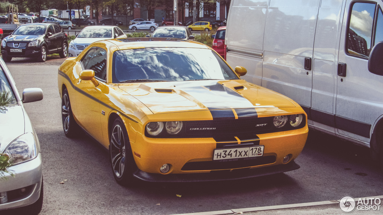 Dodge Challenger SRT-8 392 Yellow Jacket - 15 April 2016 - Autogespot