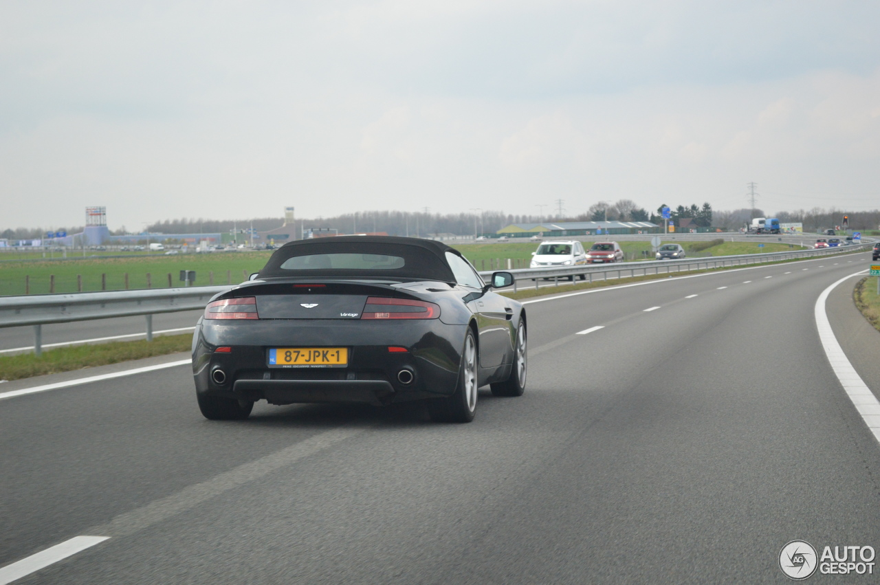 Aston Martin V8 Vantage Roadster - 22 April 2016 - Autogespot
