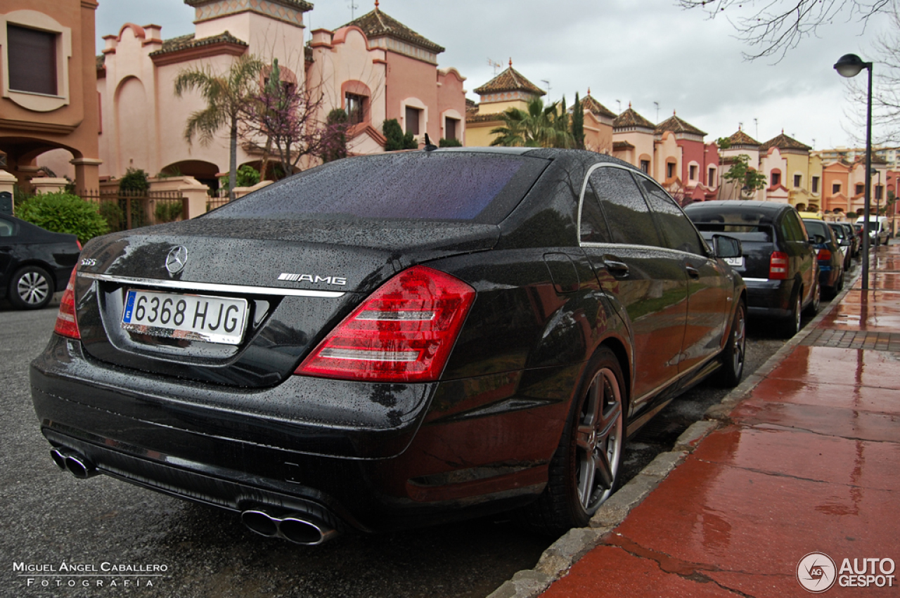 Mercedes-Benz S 65 AMG V221 2010 - 03 May 2016 - Autogespot