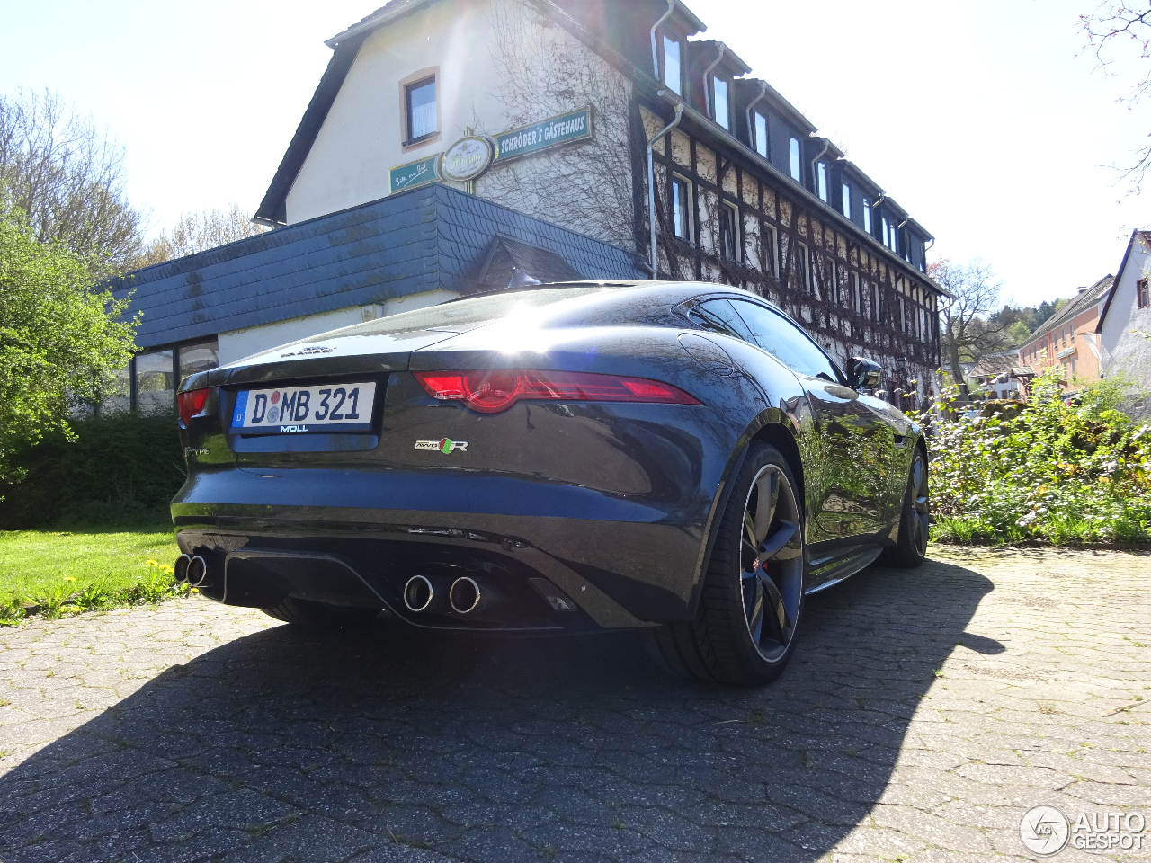 Jaguar F-TYPE R AWD Coupé - 06 May 2016 - Autogespot