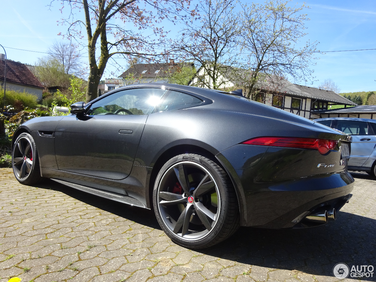 Jaguar F-TYPE R AWD Coupé - 06 May 2016 - Autogespot