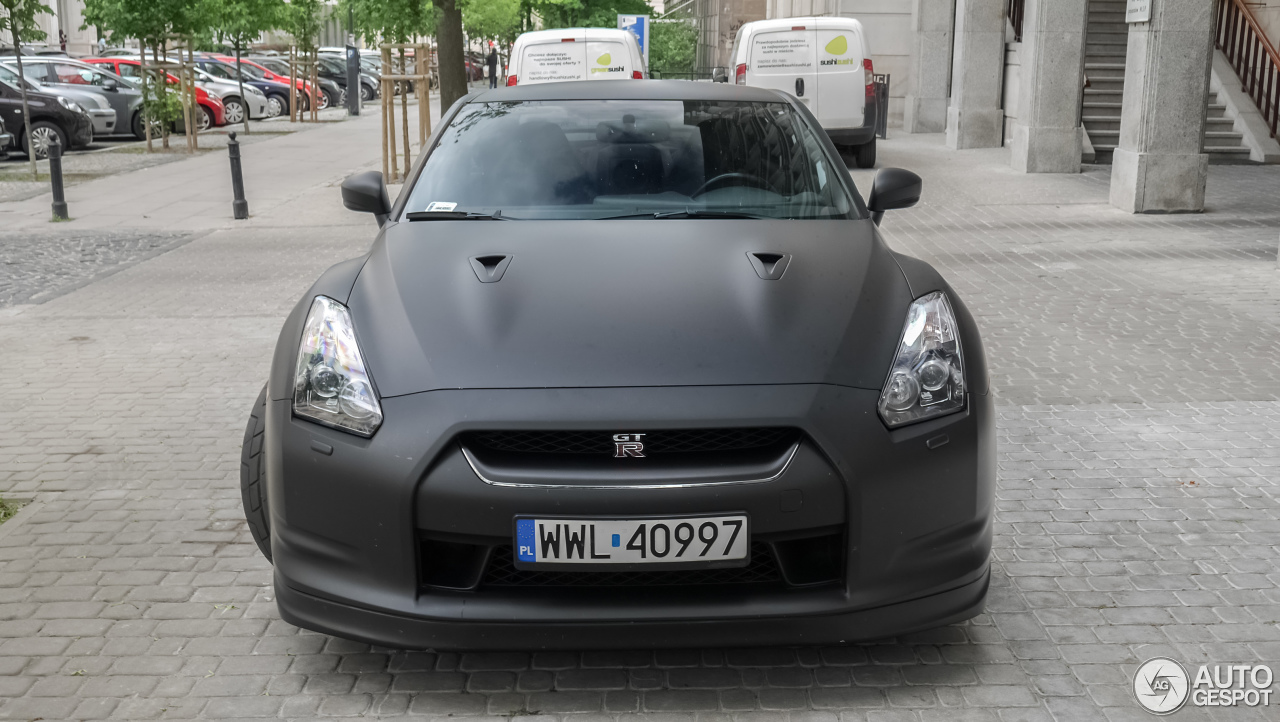 Nissan GT-R - 23 May 2016 - Autogespot