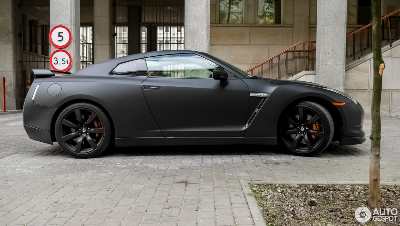 Nissan GT-R - 23 May 2016 - Autogespot