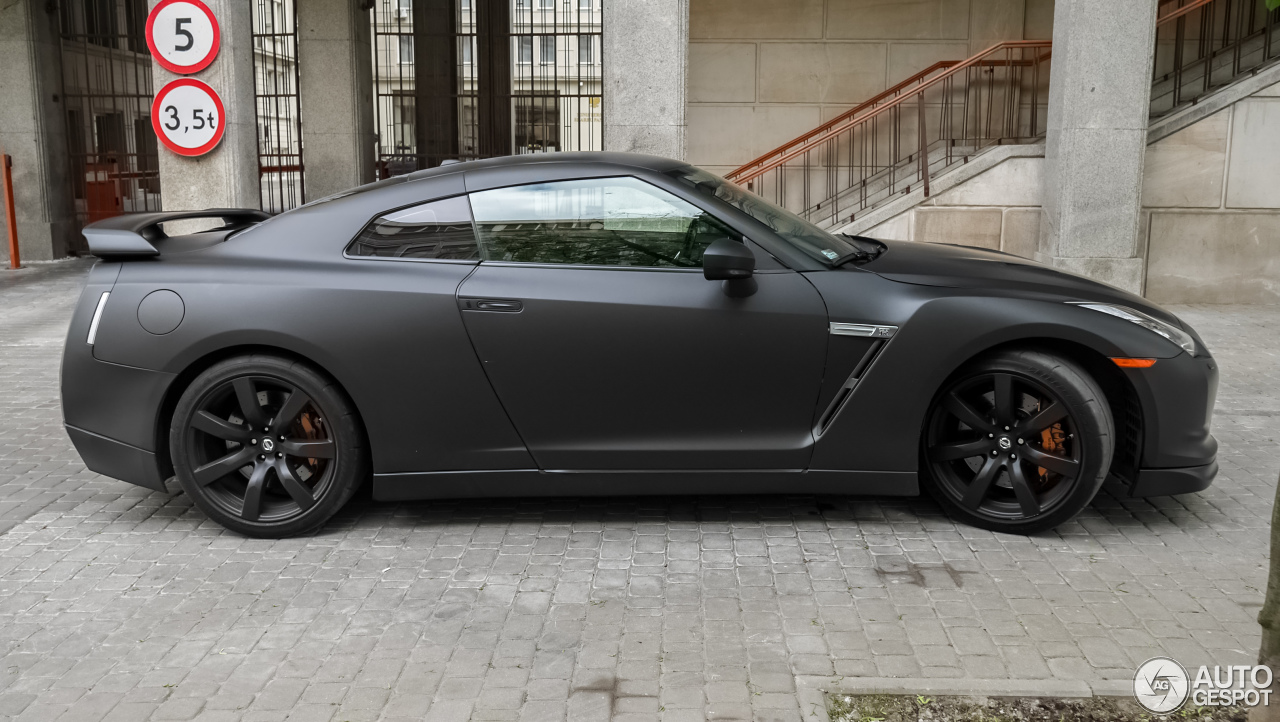 Nissan GT-R - 23 May 2016 - Autogespot