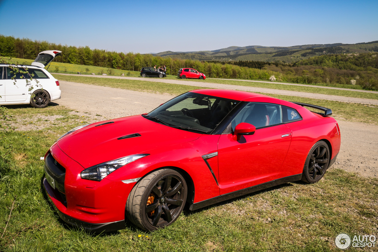 Nissan GT-R - 23 May 2016 - Autogespot